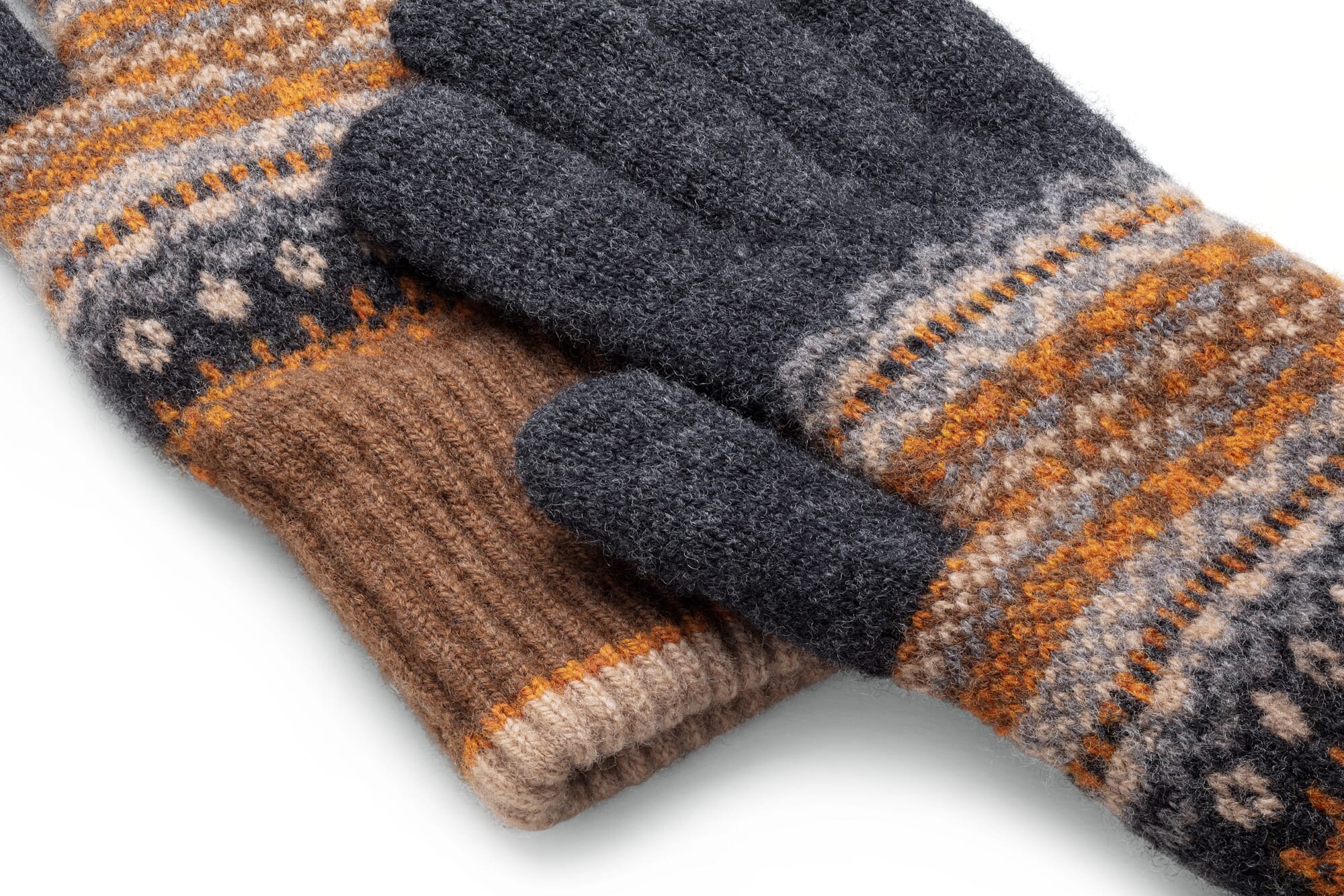 Women s knitted gloves patterned brown Manufactum